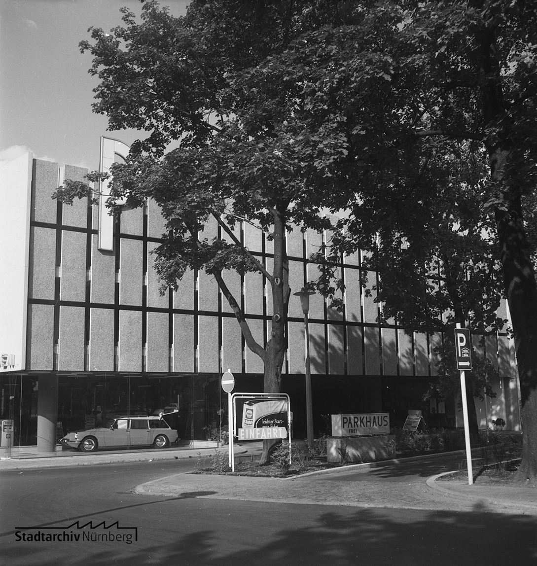Un mois, un garage Citroën, Nuremberg, par le Dr Danche
