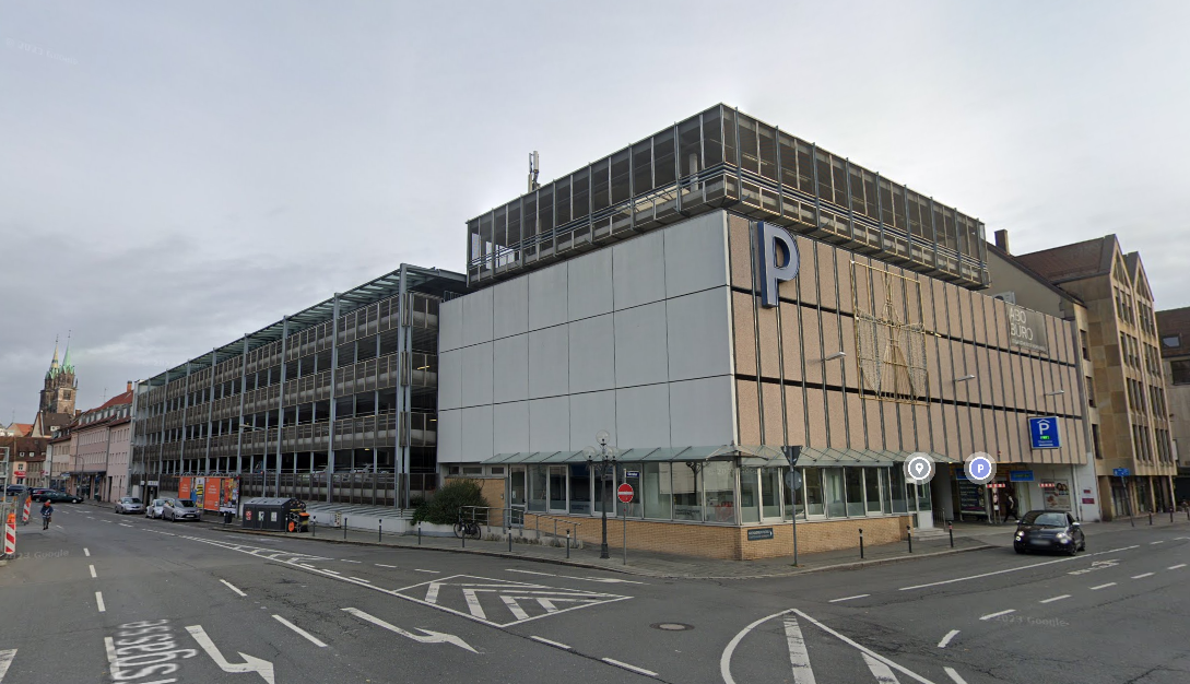 Un mois, un garage Citroën, Nuremberg, par le Dr Danche
