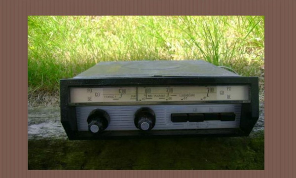 les autoradios des Citroën DS et ID - montages usine deuxième tableau ...