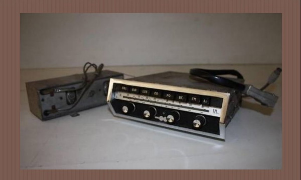 Autoradio d'epoca .... ma moderna
